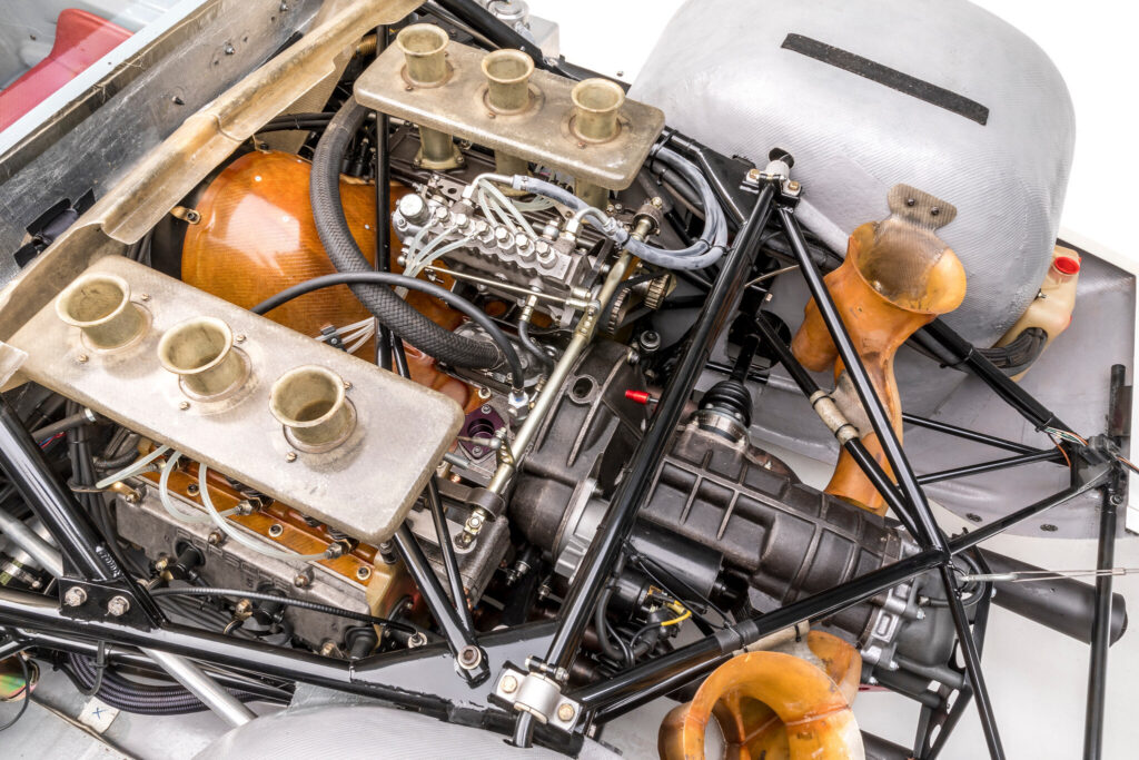 Petersen Classics: 1967 Porsche 910 - collectorscarworld
