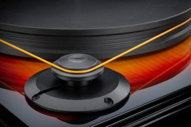 Fender x MoFi PrecisionDeck Limited Edition Turntable