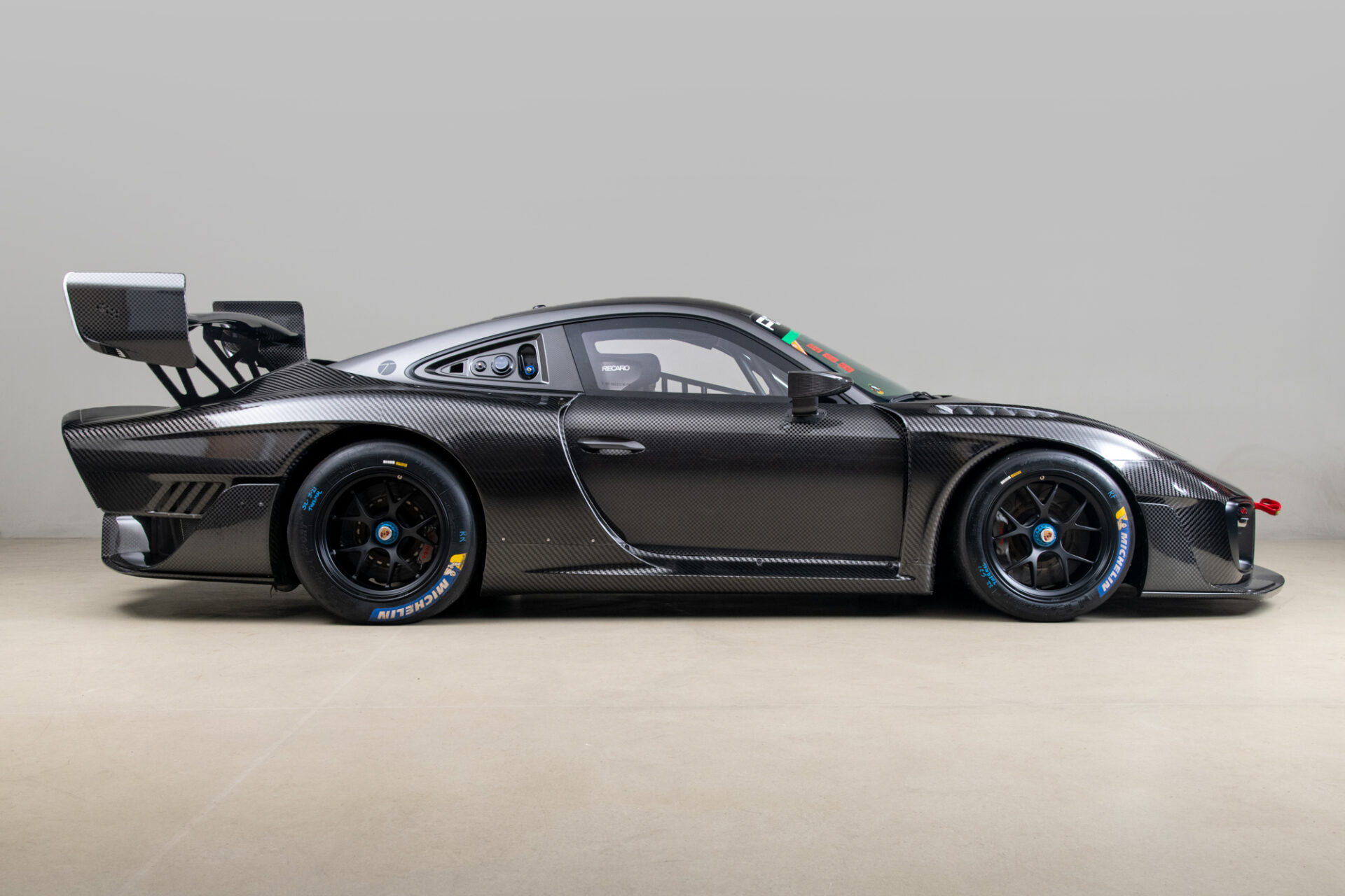 2019 Porsche 935 - collectorscarworld