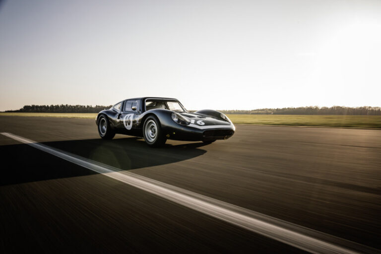 1962 Tojeiro EE Ford Endurance Racing Coupe - collectorscarworld