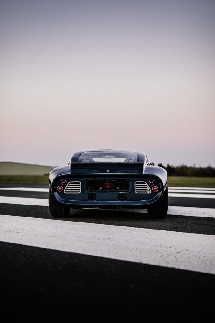 1962 Tojeiro EE Ford Endurance Racing Coupe - collectorscarworld