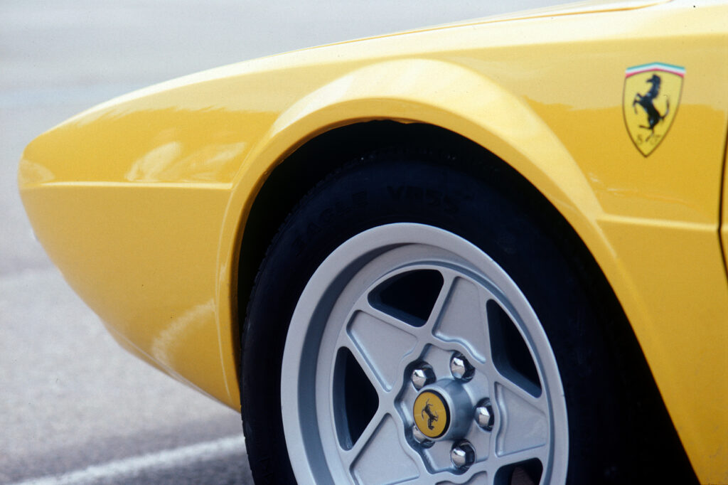 Ferrari - The Beauty On Detail - collectorscarworld