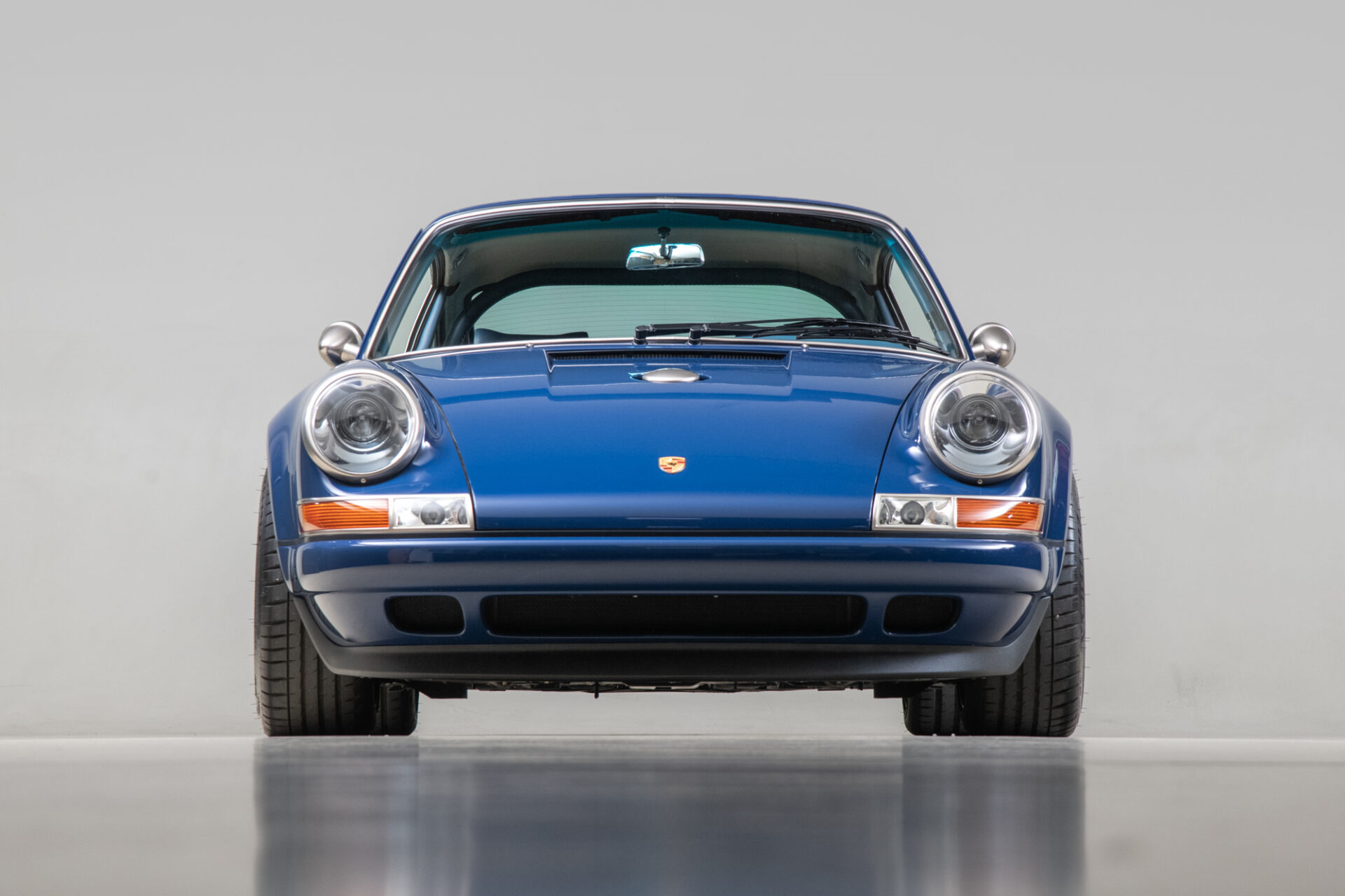 Singer "Reimagined" 911 - collectorscarworld