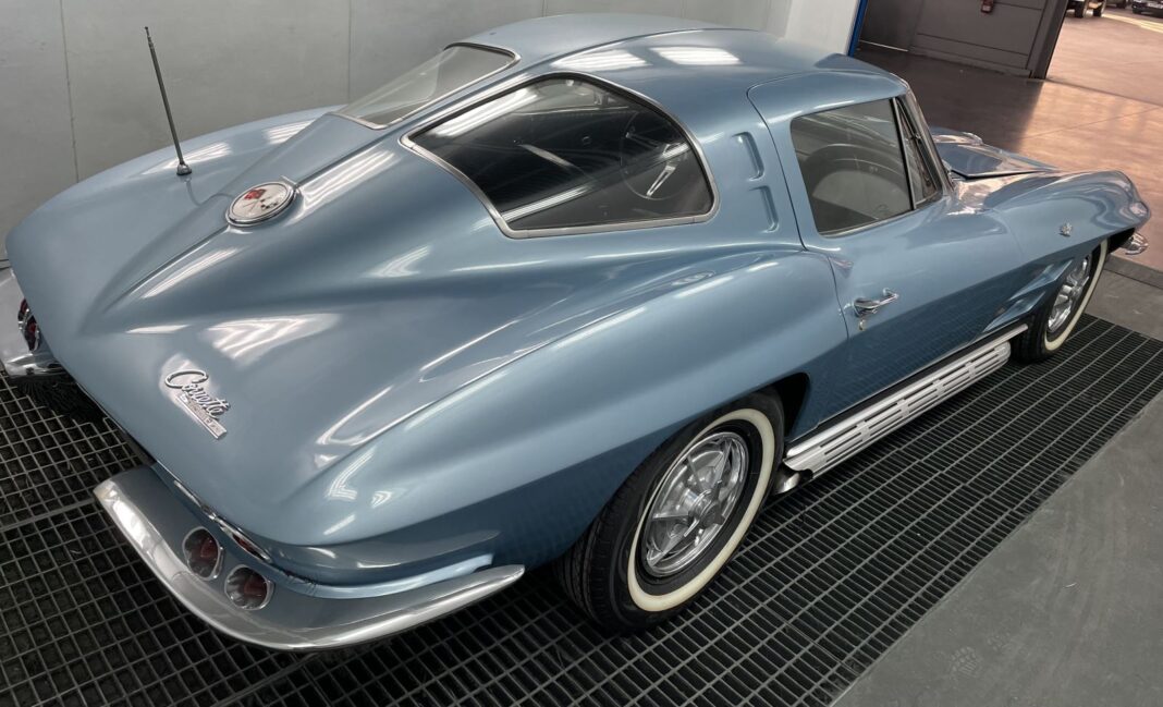 1963 Corvette C2 Split Window - collectorscarworld