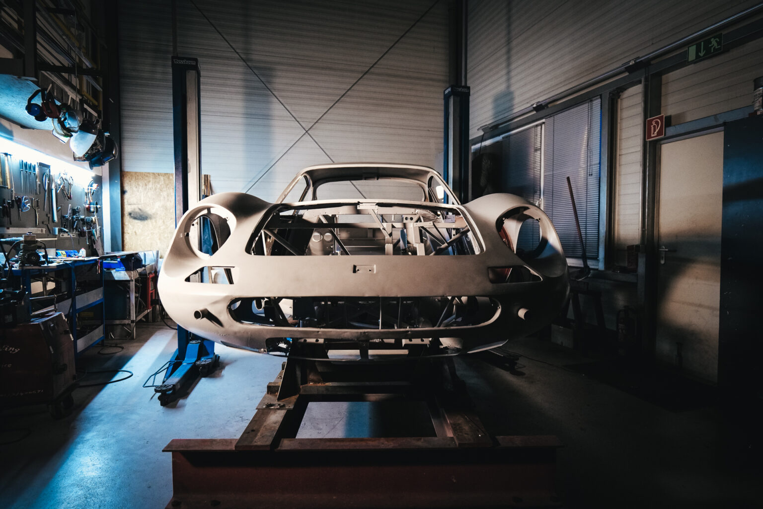 True Craftmanship: Ferrari Dino Frame-Off Restoration - collectorscarworld