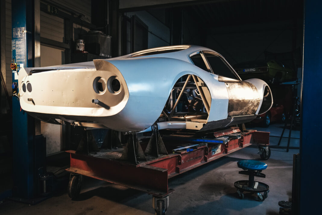 True Craftmanship: Ferrari Dino Frame-Off Restoration - collectorscarworld
