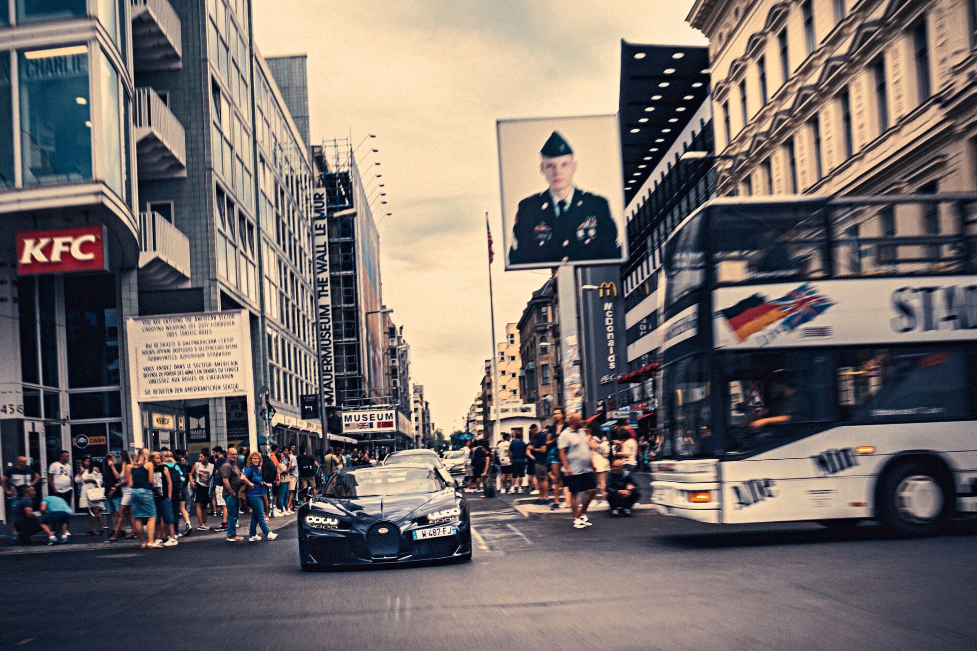 Bugatti Berlin: Comfortable And Relaxed At Record Speed ...