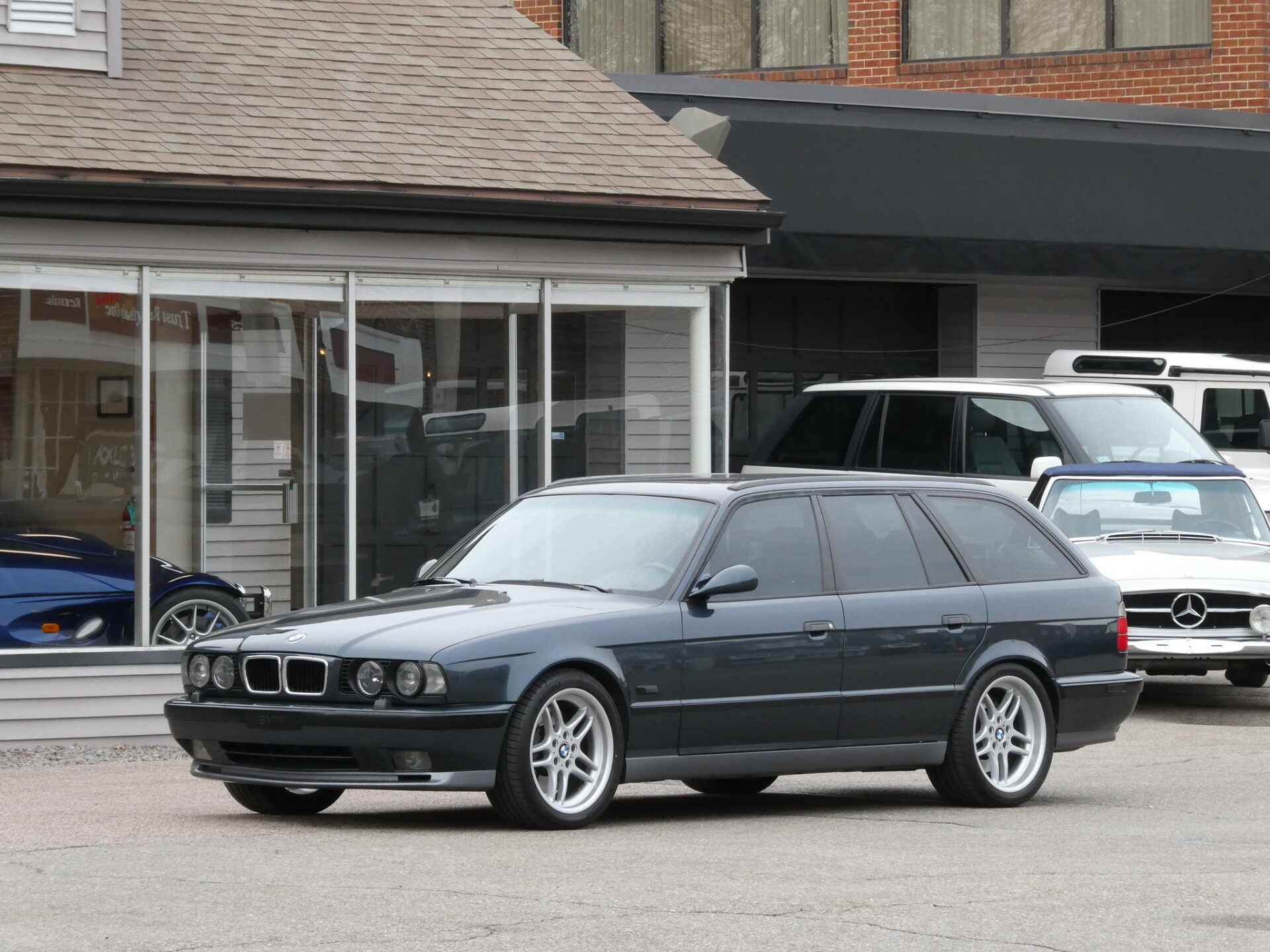 1995 BMW E34 M5 Touring - collectorscarworld
