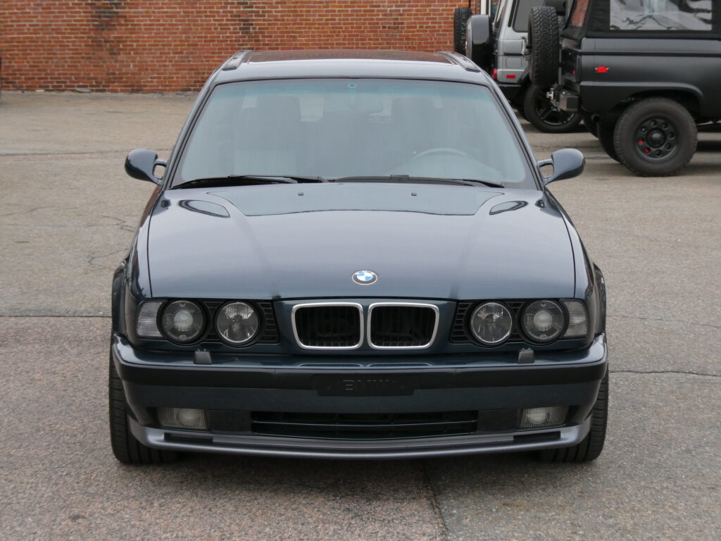 1995 BMW E34 M5 Touring - collectorscarworld