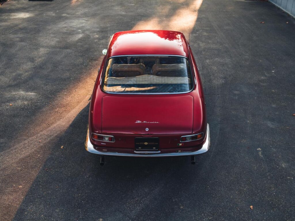 1968 Iso Rivolta GT - collectorscarworld