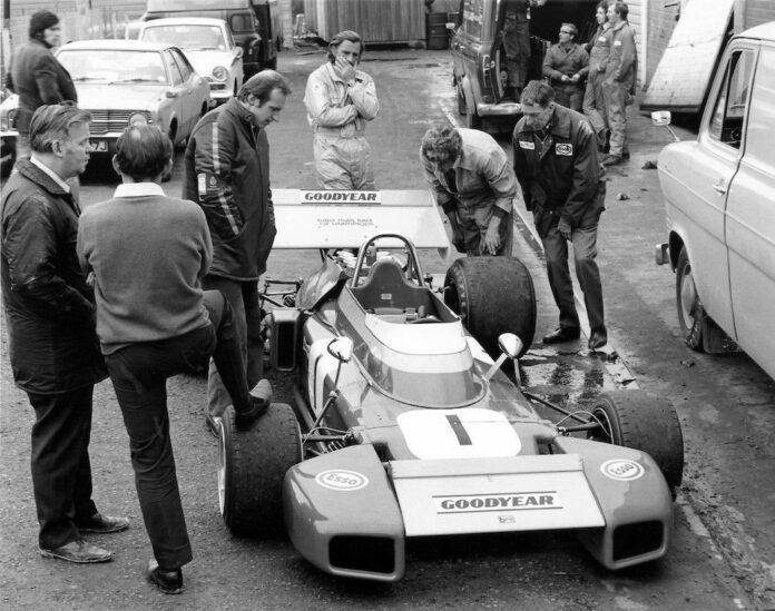 Moments In Motorsport (2): Brabham BT34 / Graham Hill - collectorscarworld