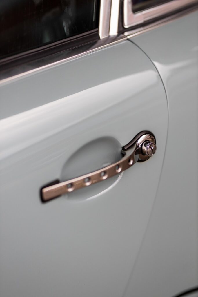 Rico Customs Sells One-Off Silver 911 R - collectorscarworld