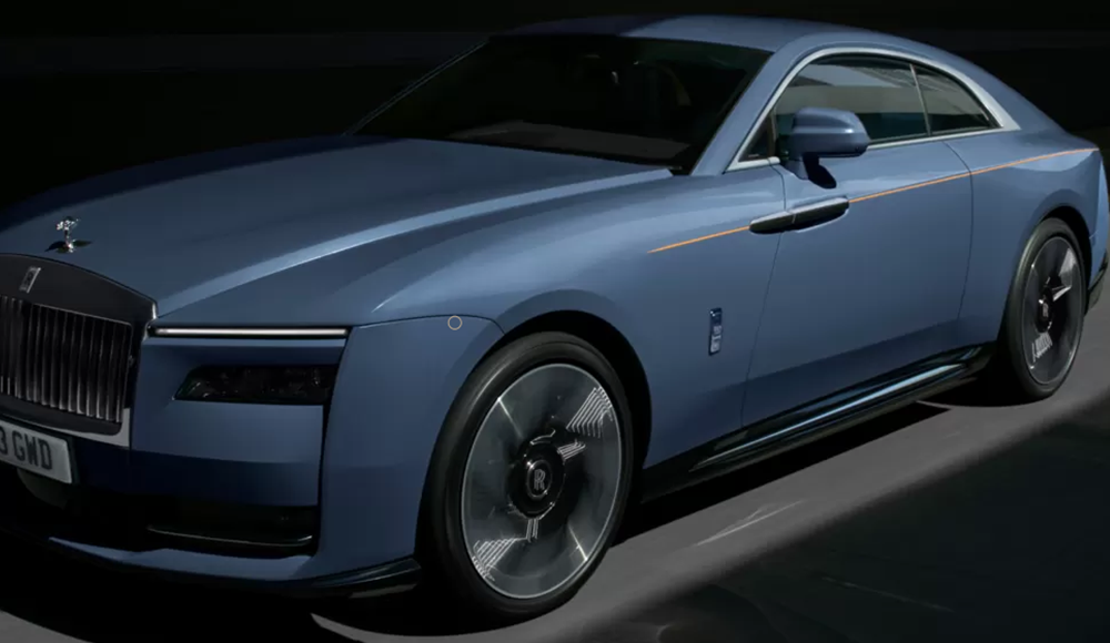 Rolls-Royce SPECTRE In Motion - collectorscarworld