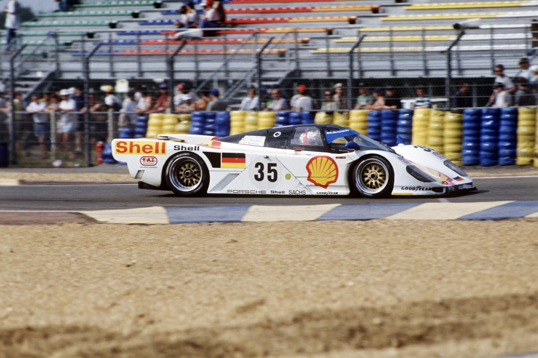 Loophole Legend: Dauer Porsche 962 - collectorscarworld