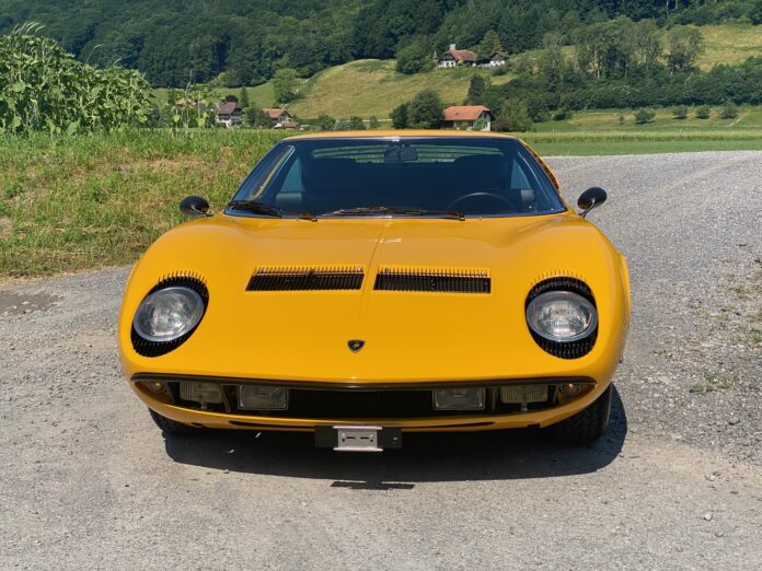 1971 Lamborghini Miura P400 S - collectorscarworld